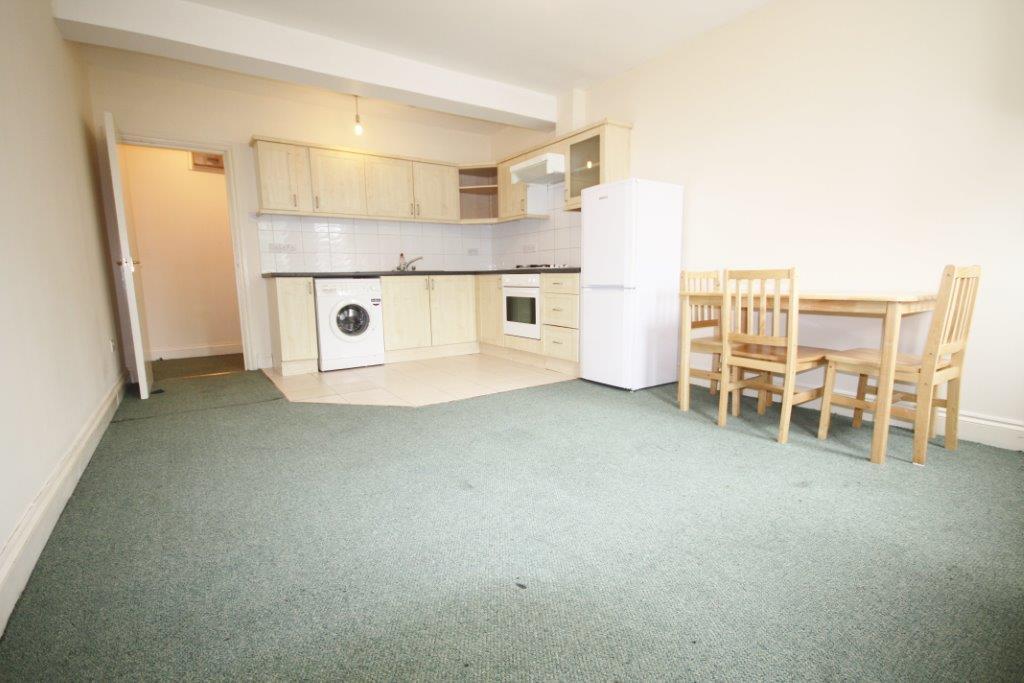 Lewisham Way, London SE14 1 bed flat - £1,325 pcm (£306 pw)