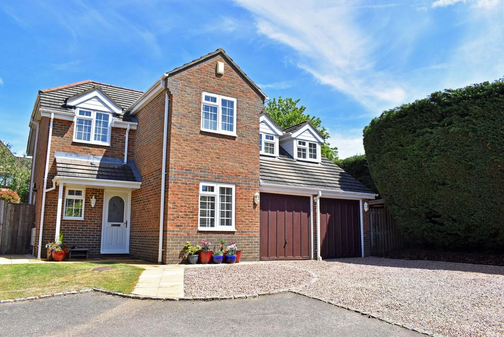 Whittlebury Road, Silverstone, NN12 5 bed detached house - £550,000