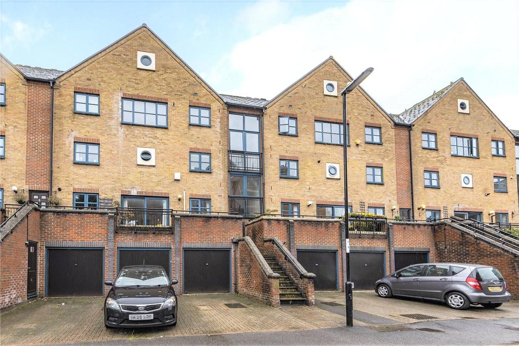 Riverdene Place, Southampton... 3 bed apartment - £300,000
