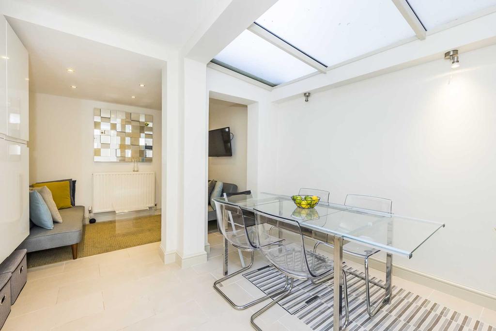 Cumberland Street, London, SW1V 2 bed flat - £699,000