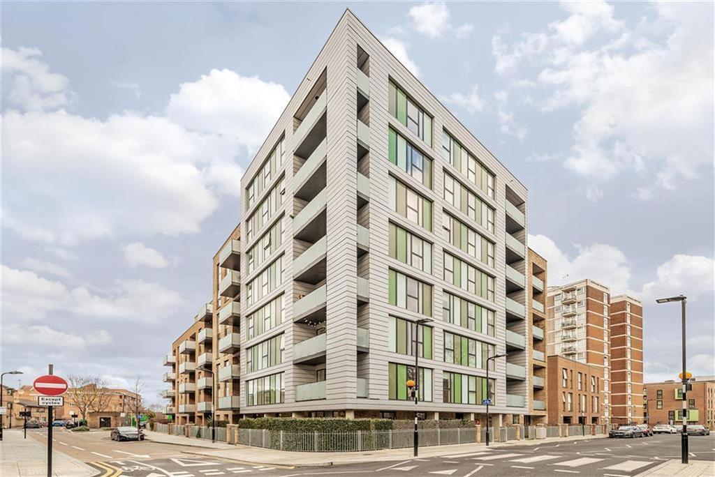 Whiston Road, London, E2 8FX 2 bed apartment - £2,600 pcm (£600 pw)