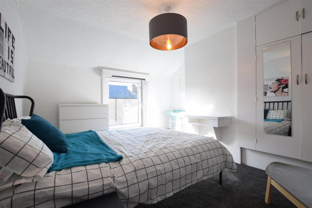 ROOM TO LET Cambridge Street... 1 bed townhouse - £433 pcm (£100 pw)