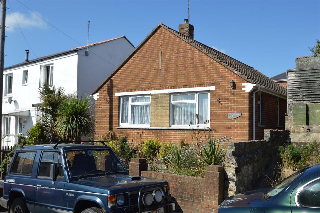 CENTRAL RYDE 2 bed detached bungalow - £220,000