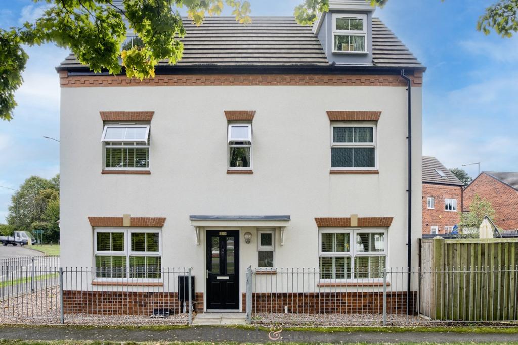 St. Martins Close, Smiths Wood, B36 0LP 4 bed detached house - £325,000