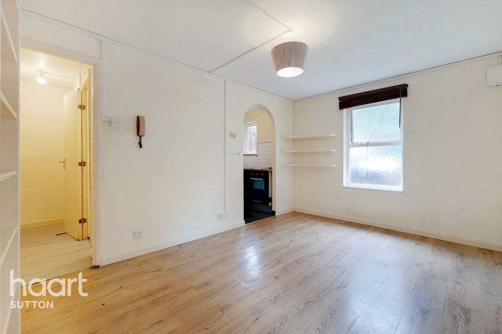 Turnpike Lane, Sutton Studio - £150,000