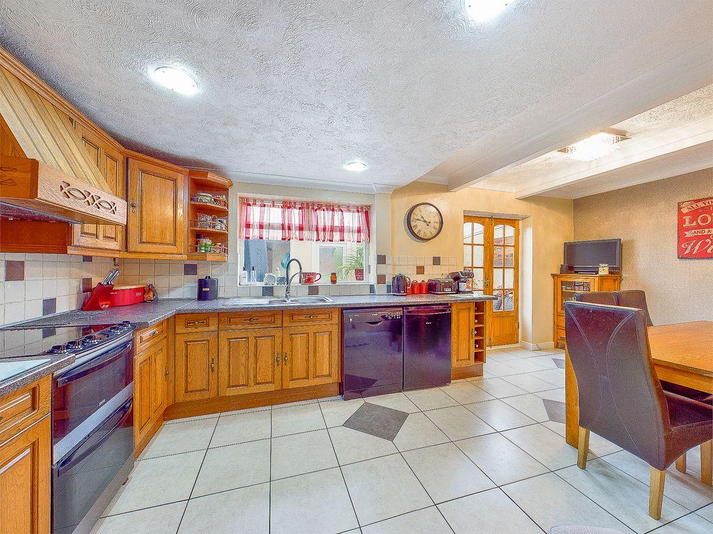 Mooring Road, Rochester ME1 2PW 4 bed semi-detached house - £425,000