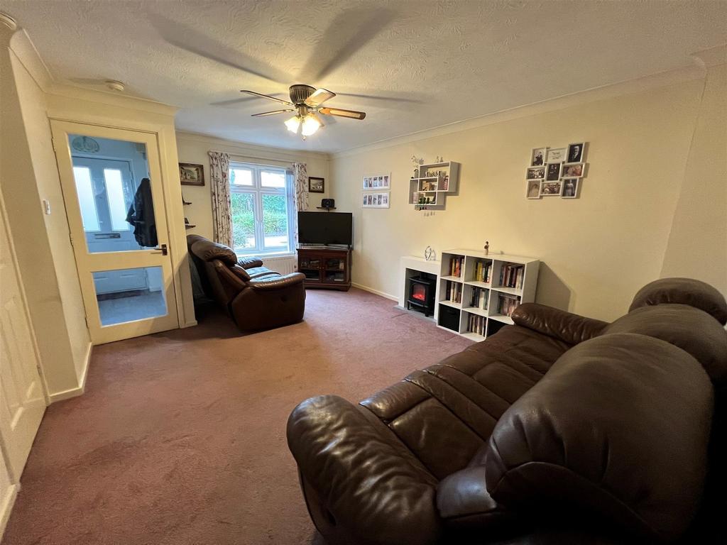 Somerset Close, Sittingbourne, Kent 3 bed detached house - £360,000