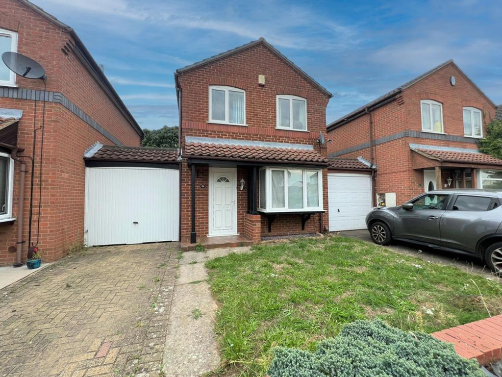 Melbourne Road, Lincoln, LN6 3 bed link detached house - £185,000