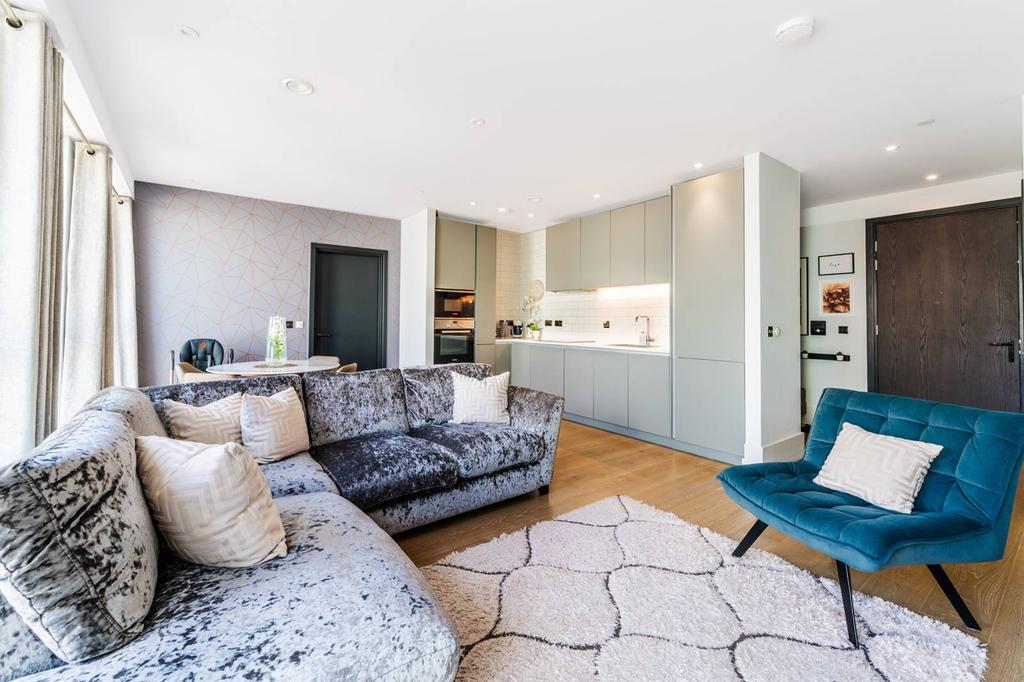 Leon House, Croydon, CR0 2 bed flat - £350,000