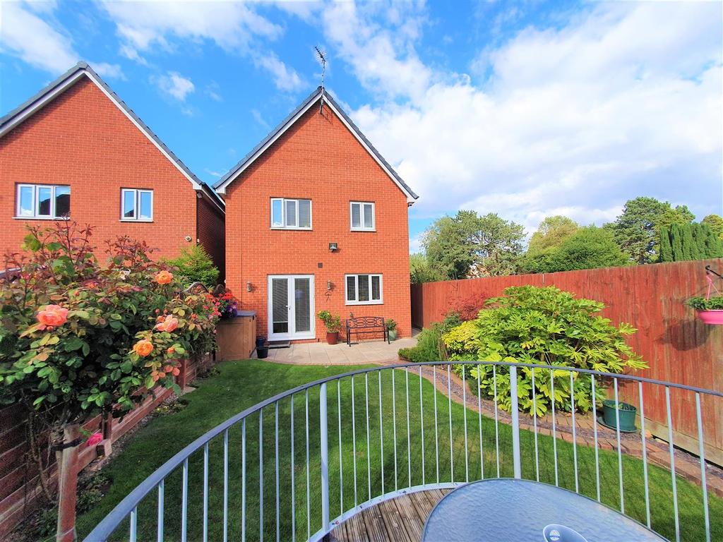George Smith Drive, Coalville, LE67 3 bed detached house - £270,000