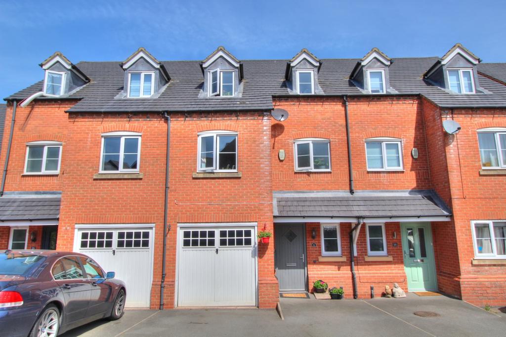 Lakeshore Crescent, Whitwick, LE67 3 bed townhouse - £265,000