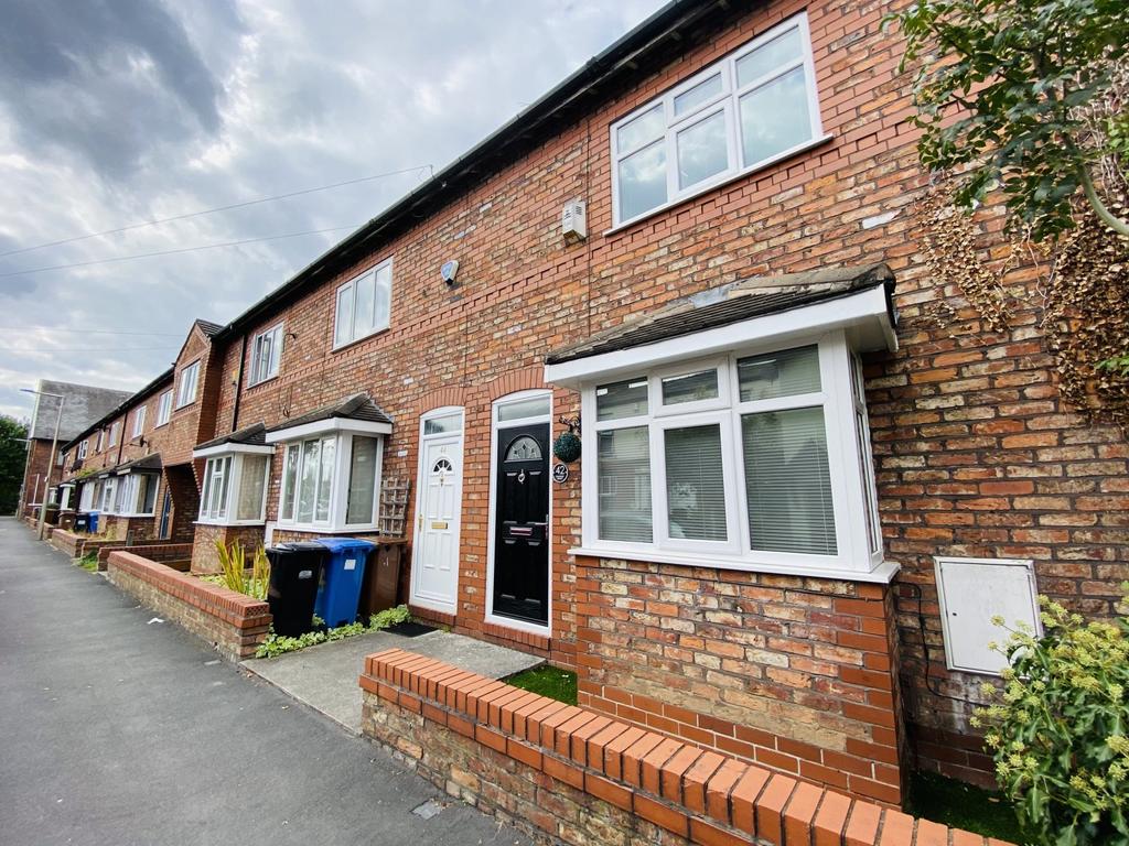Thomson Street Stockport Sk3 2 Bed Terraced House £850 Pcm £196 Pw