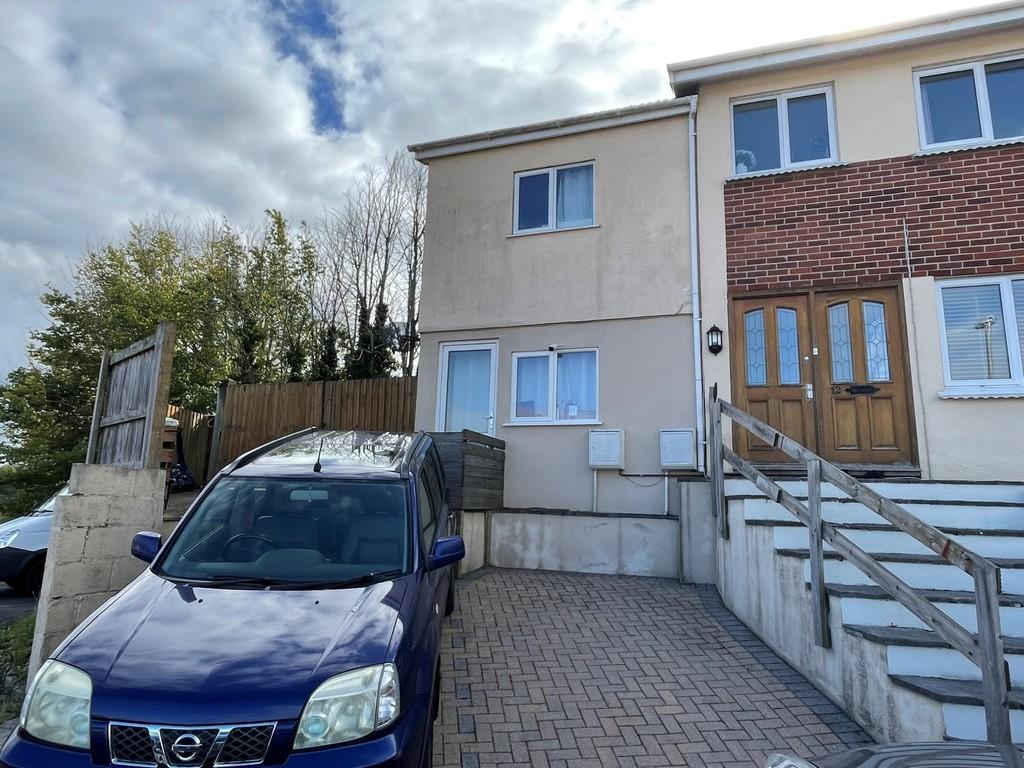 Foxley Crescent Newton Abbot 2 Bed End Of Terrace House £220 000