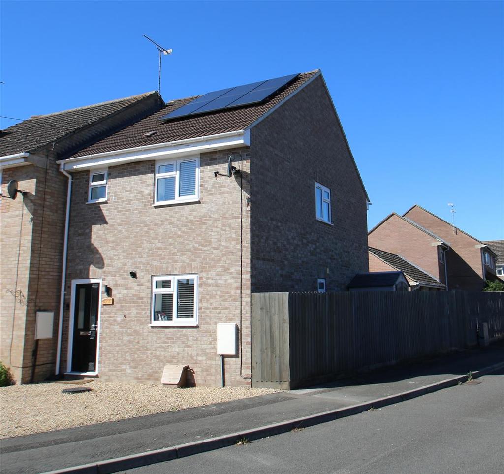 Willow Drive, Durrington, Salisbury 3 bed end of terrace house - £275,000