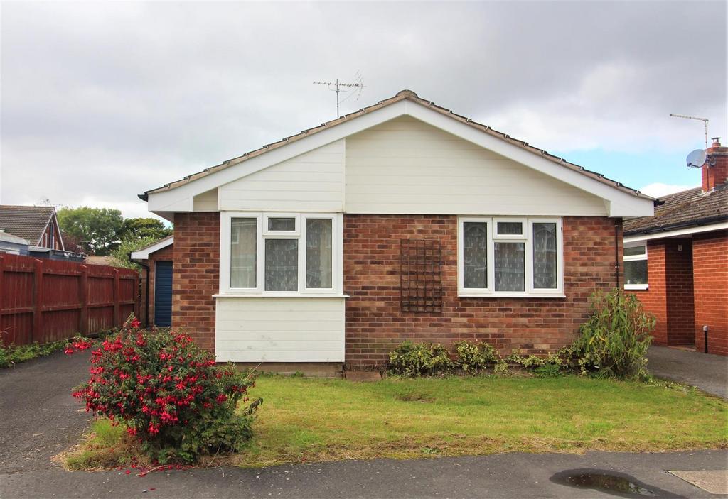 Davies Drive, Wem, Shrewsbury 2 bed detached bungalow - £775 pcm (£179 pw)