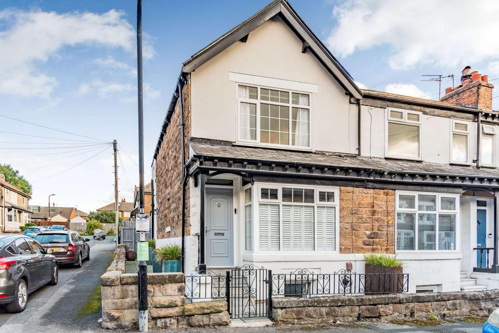 North Lodge Avenue, Harrogate, HG1 3HX 3 bed end of terrace house - £ ...