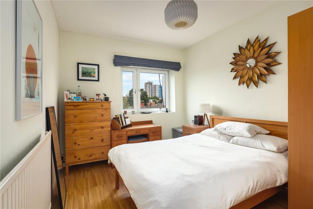 Doveton House, Doveton Street, Stepney, London, E1 1 bed flat - £315,000