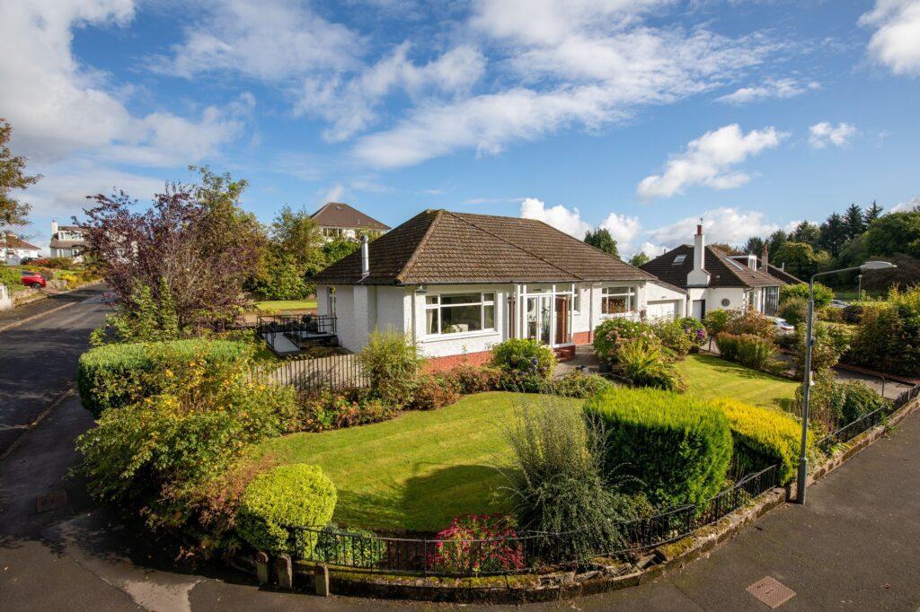 Fruin Avenue, Newton Mearns 3 bed detached bungalow - £395,000