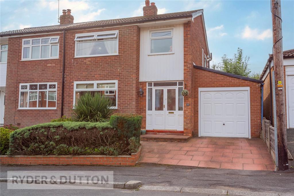 Brookfield, High Crompton, Shaw... 3 bed semi-detached house - £275,000