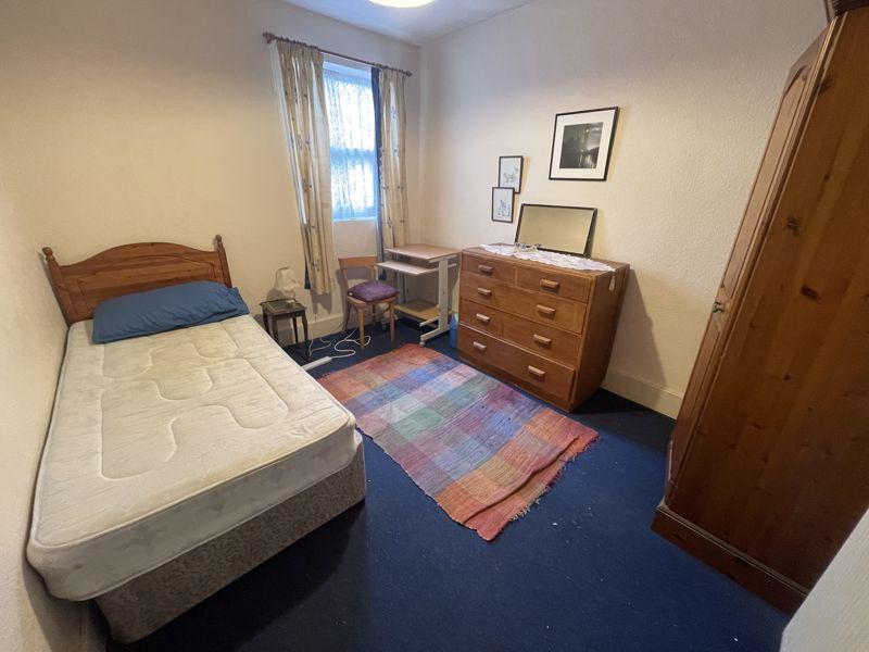 Hows Close, Uxbridge, UB8 1 bed in a house share - £500 pcm (£115 pw)