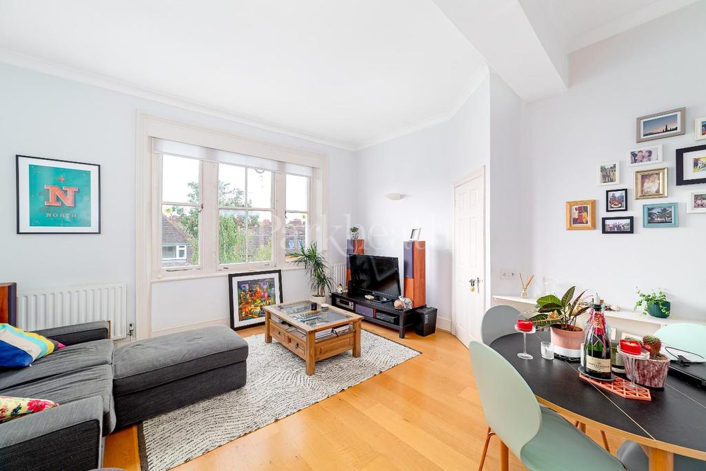 Belsize Park Gardens, Belsize Park NW3 2 bed flat - £2,275 pcm (£525 pw)