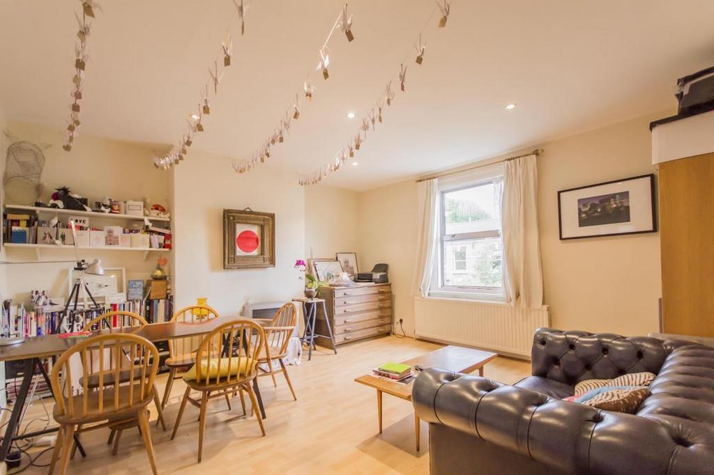 Lambert Road, SW2 1 bed flat - £1,647 pcm (£380 pw)