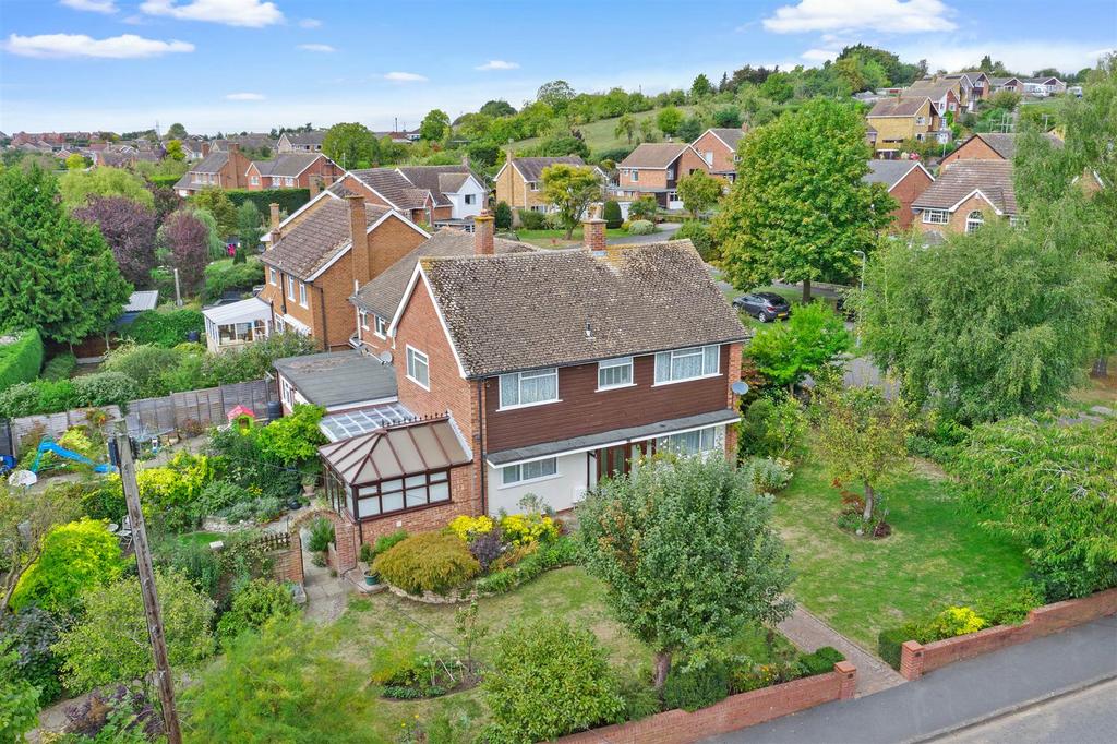 School Road, Evesham 3 bed semi-detached house for sale - £375,000