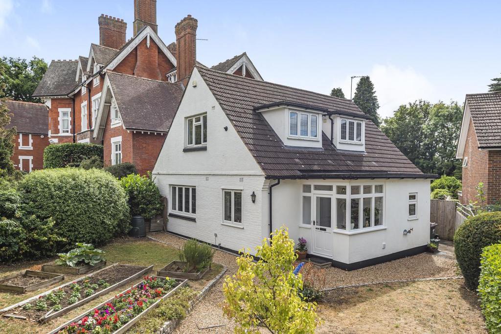 Church Road Shortlands, Bromley 3 bed detached house - £850,000
