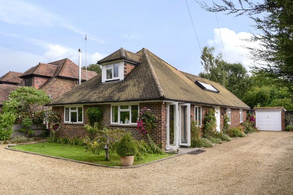 Loxwood Road, Alfold, Surrey, GU6 4 bed detached house for sale - £700,000