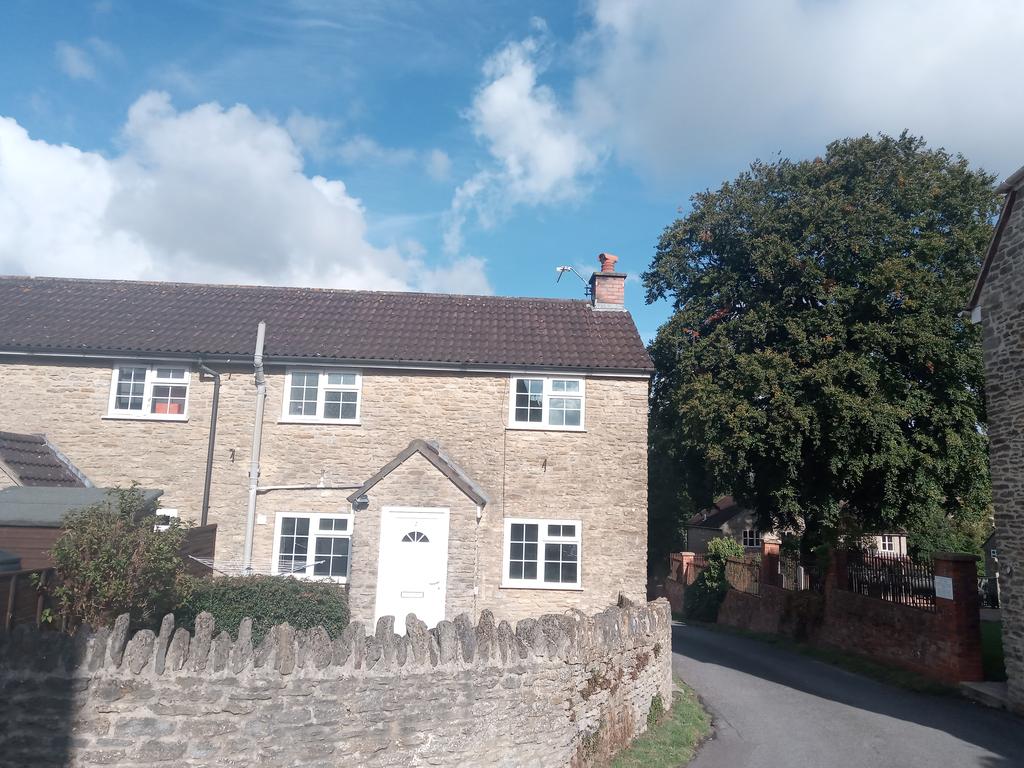 Church Street, Henstridge BA8 1 bed cottage - £575 pcm (£133 pw)