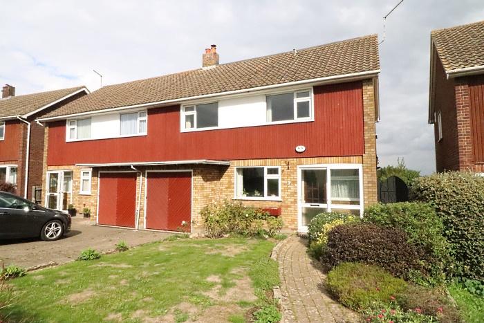 Roding View, Ongar, CM5 5 bed semi-detached house - £595,000