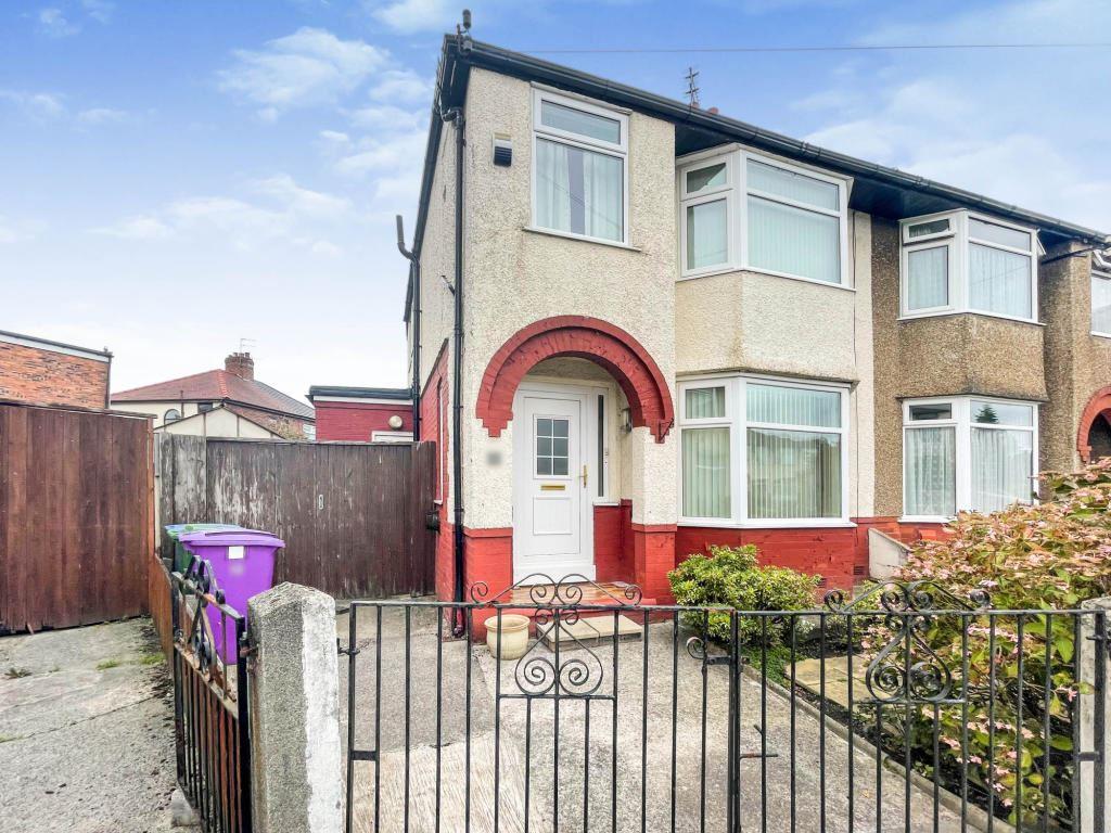 Castlegate Grove, West Derby... 3 bed semi-detached house - £200,000