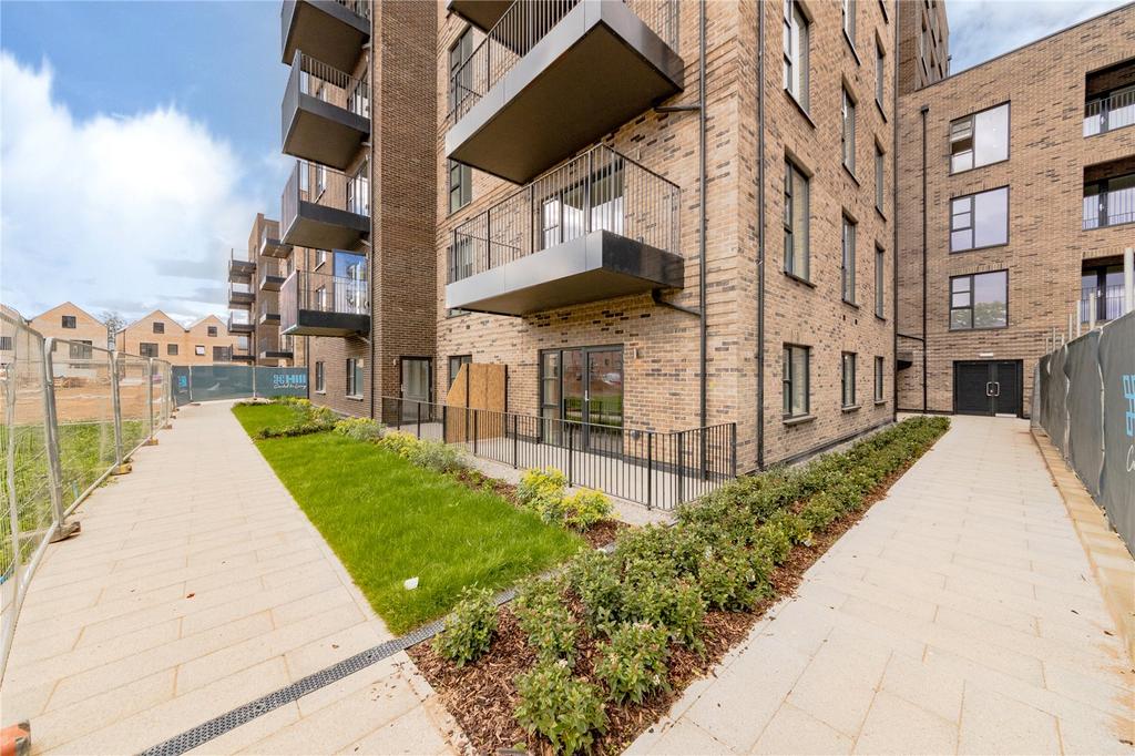 Clara Rackham Street, Cambridge... 2 bed apartment - £1,700 pcm (£392 pw)