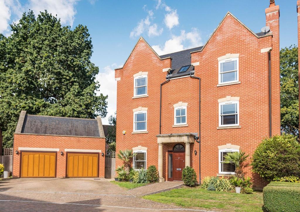 Longbourn, Windsor, Berkshire 6 bed detached house - £1,750,000