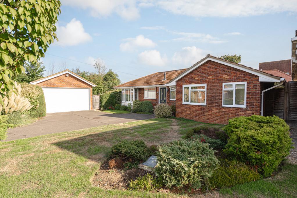 Ashtead 4 bed bungalow - £825,000