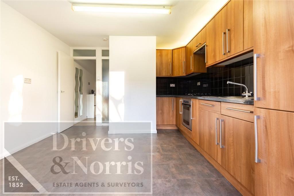 Victorian Grove, Stoke Newington... 4 bed semi-detached house - £3,750 ...