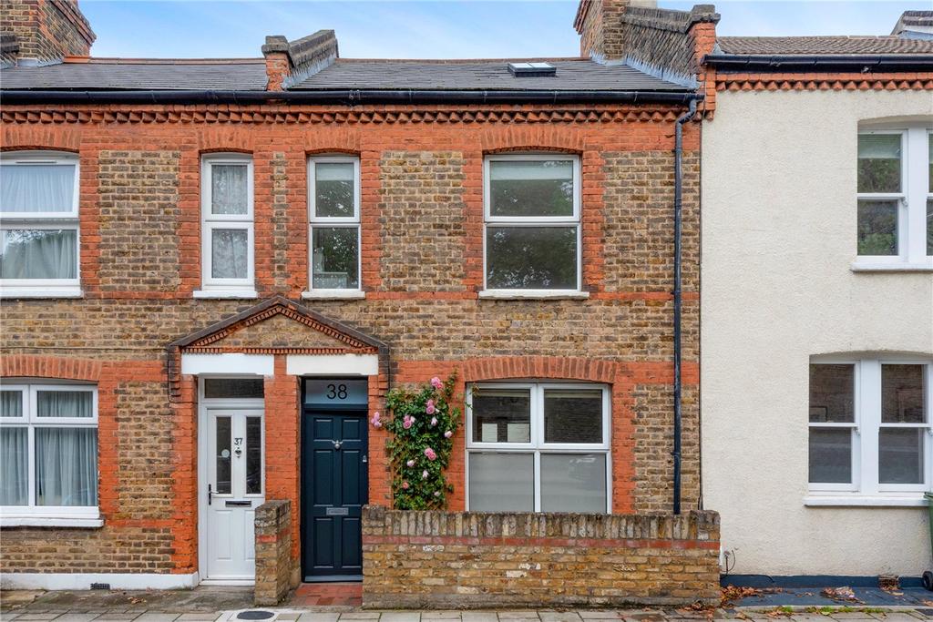 Robson Road, West Norwood, London, SE27 2 bed house - £670,000