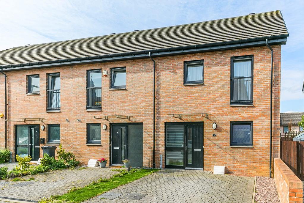 Paterson Place, Edinburgh, EH15 3 bed semi-detached house - £240,000
