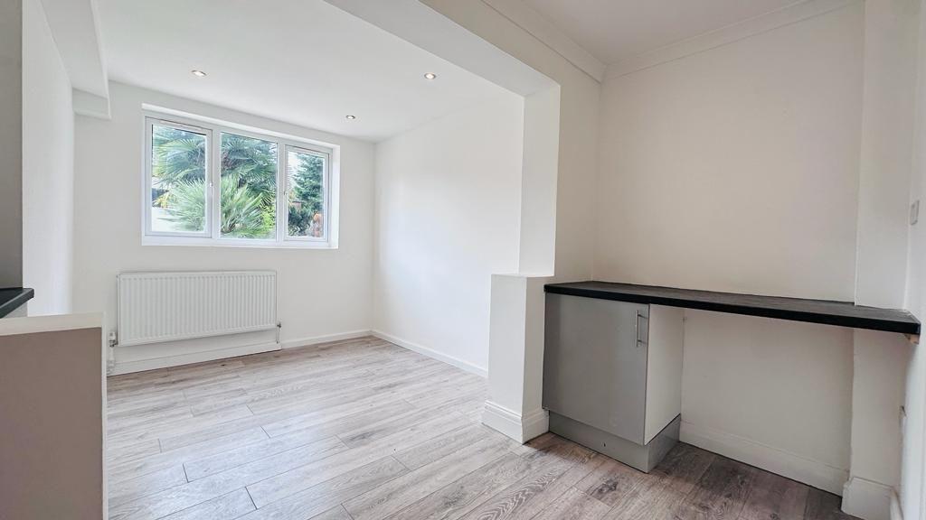 Room 2 1 bed in a house share to rent - £1,050 pcm (£242 pw)