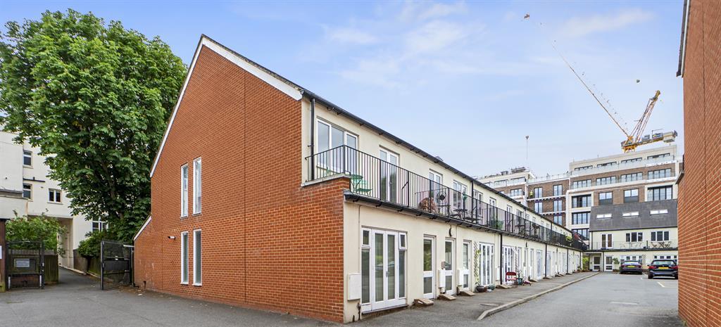 Primezone Mews, London, N8 2 bed maisonette - £525,000