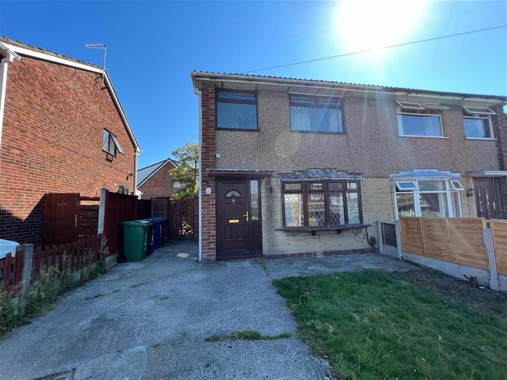 Bromley Drive, Leigh, WN7 5NA 3 bed semi-detached house - £155,000