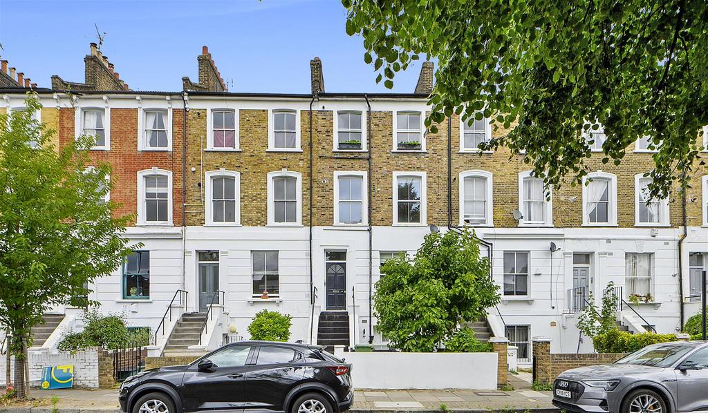 Mildmay Grove North, London, N1 1 bed flat - £425,000