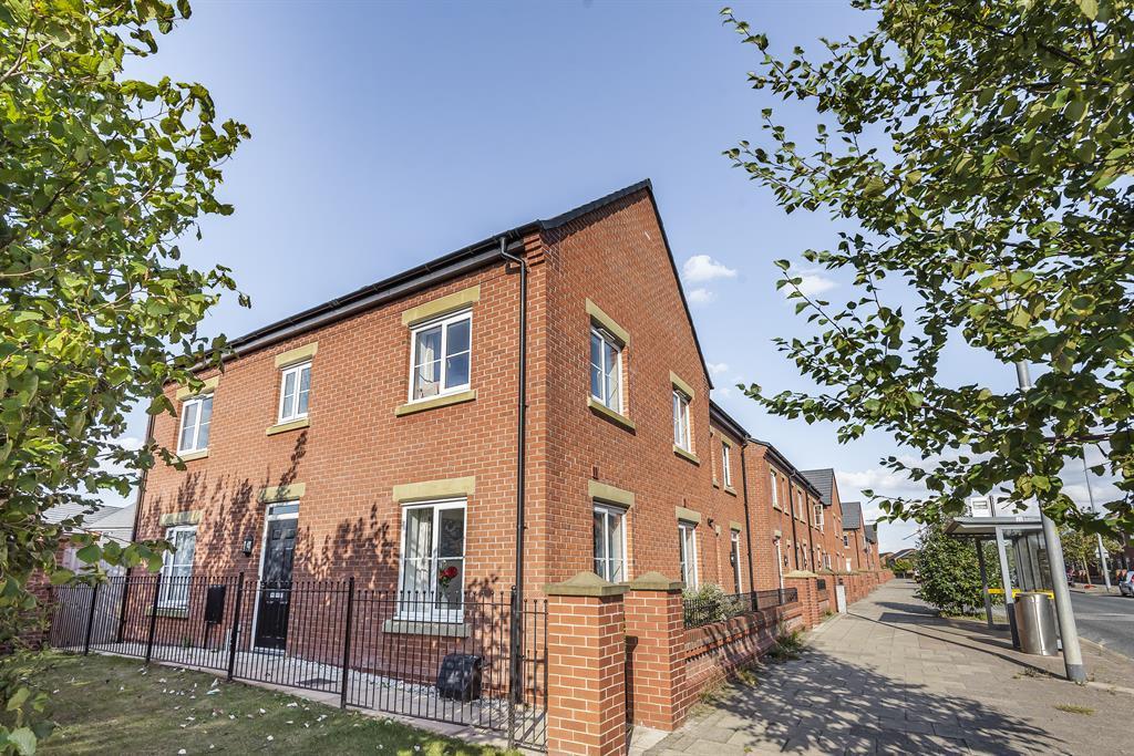 Plank Lane, Leigh, WN7 4QA 4 bed semi-detached house - £132,000