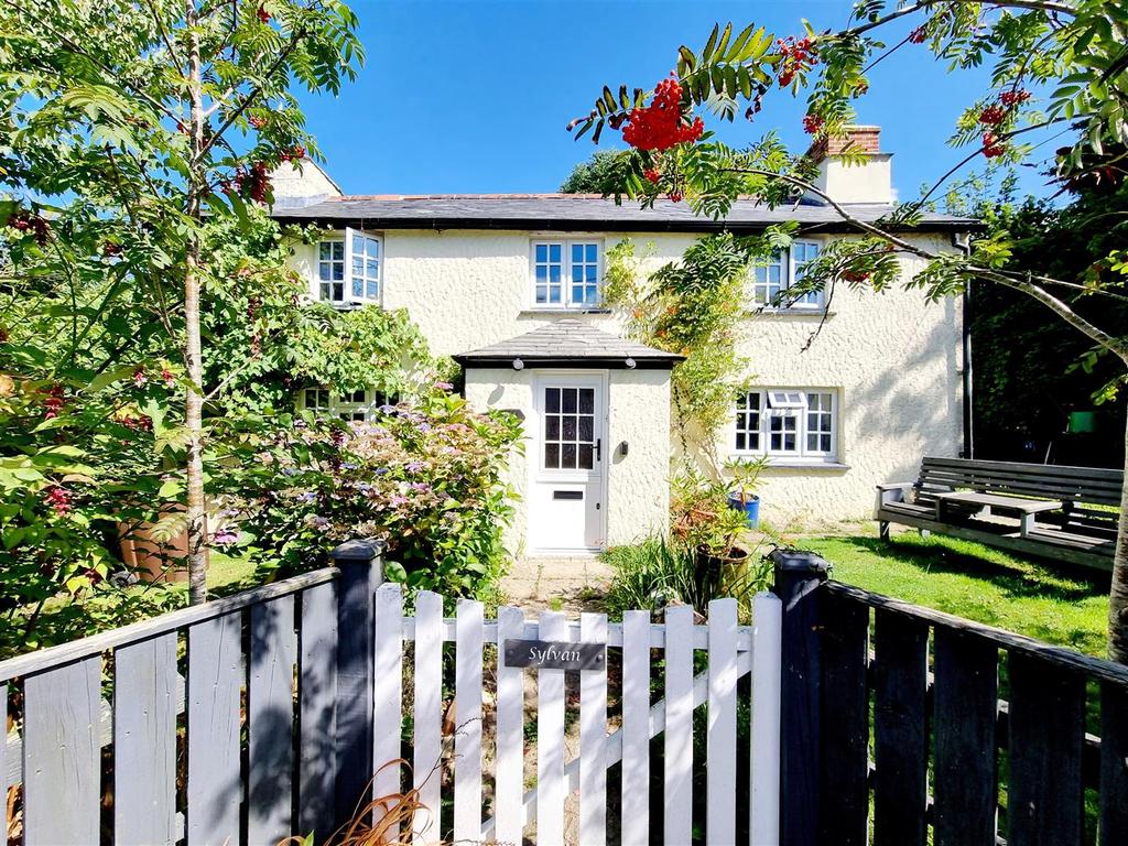 Langore, Launceston 3 bed cottage - £435,000