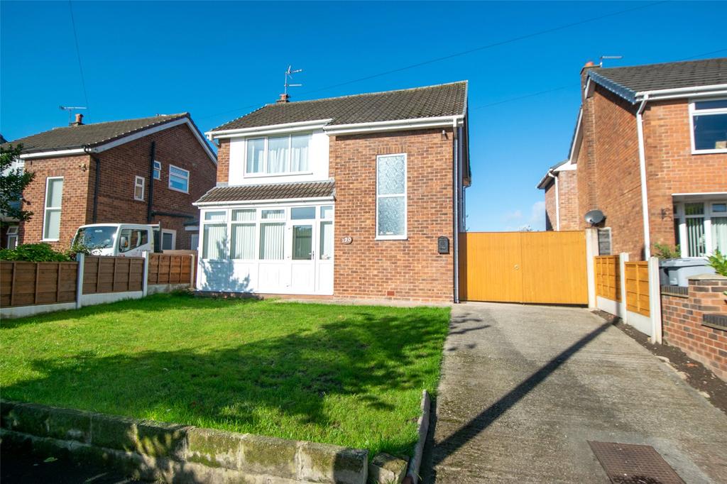Sutton Lane, Middlewich 3 bed detached house - £260,000