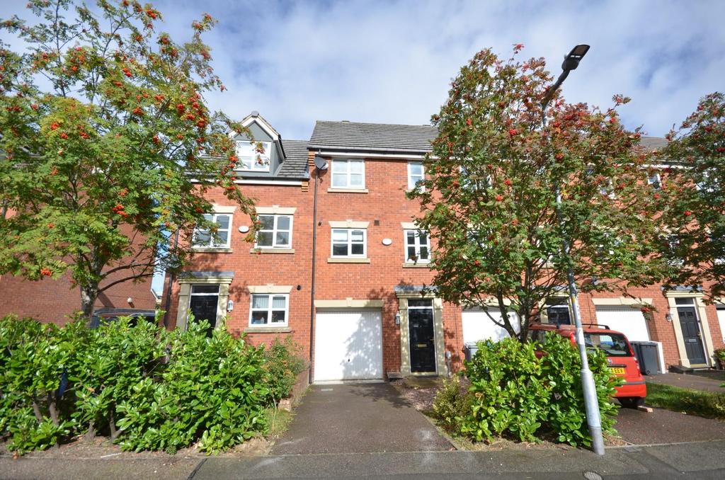 Frost Close Desborough Kettering 3 Bed Townhouse £995 Pcm £230 Pw
