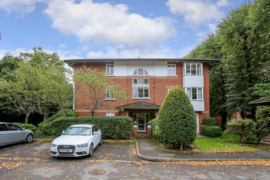 Beechwood Grove, Acton, W3 Studio - £260,000