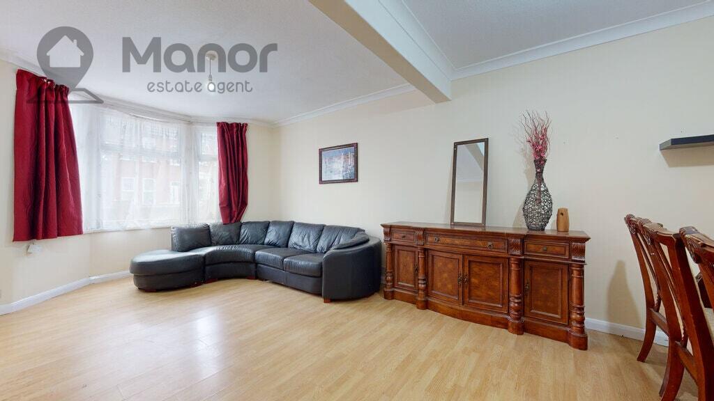Goldsmith Avenue, LONDON, E12 6QB 3 bed terraced house - £2,200 pcm (£ ...