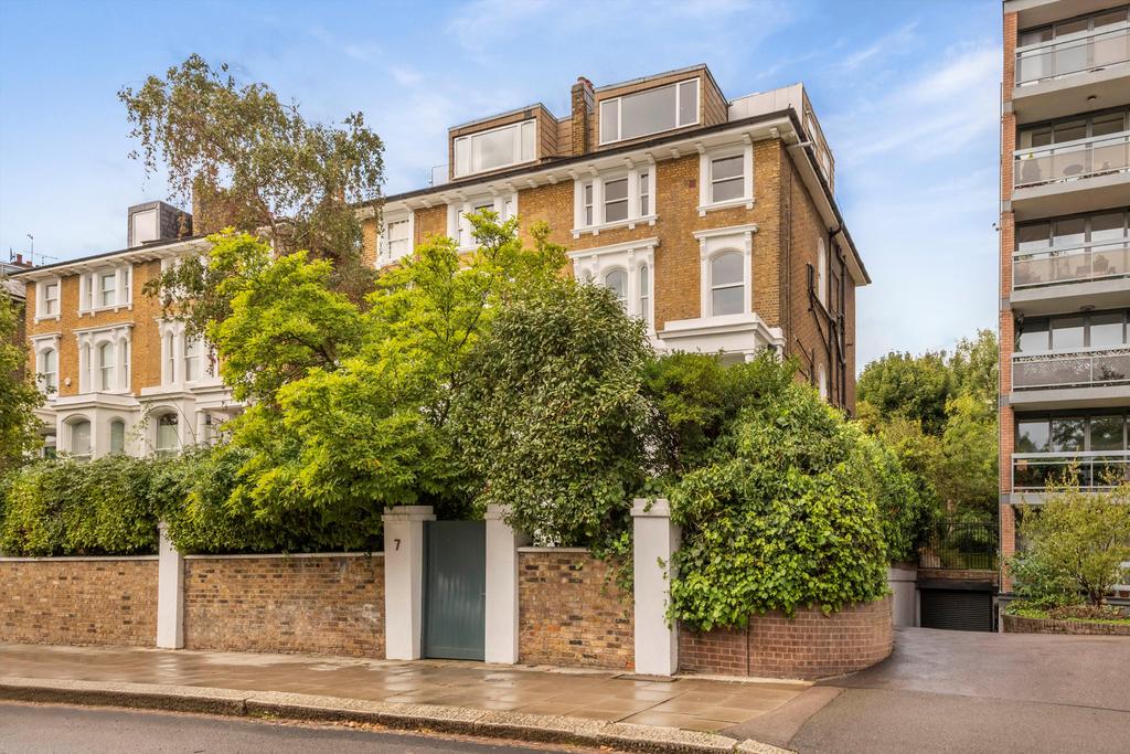 Eton Road, London, NW3 2 bed flat - £895,000