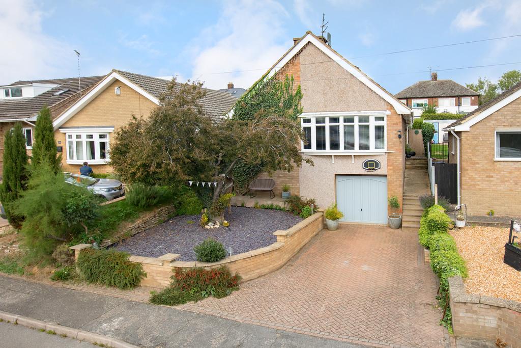 Hillside Crescent, Weldon 4 bed detached house - £450,000